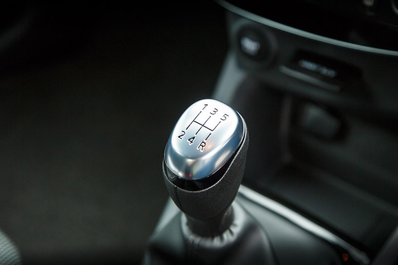Dos and Don’ts in Driving a Manual Transmission Car | Stick Shift ...